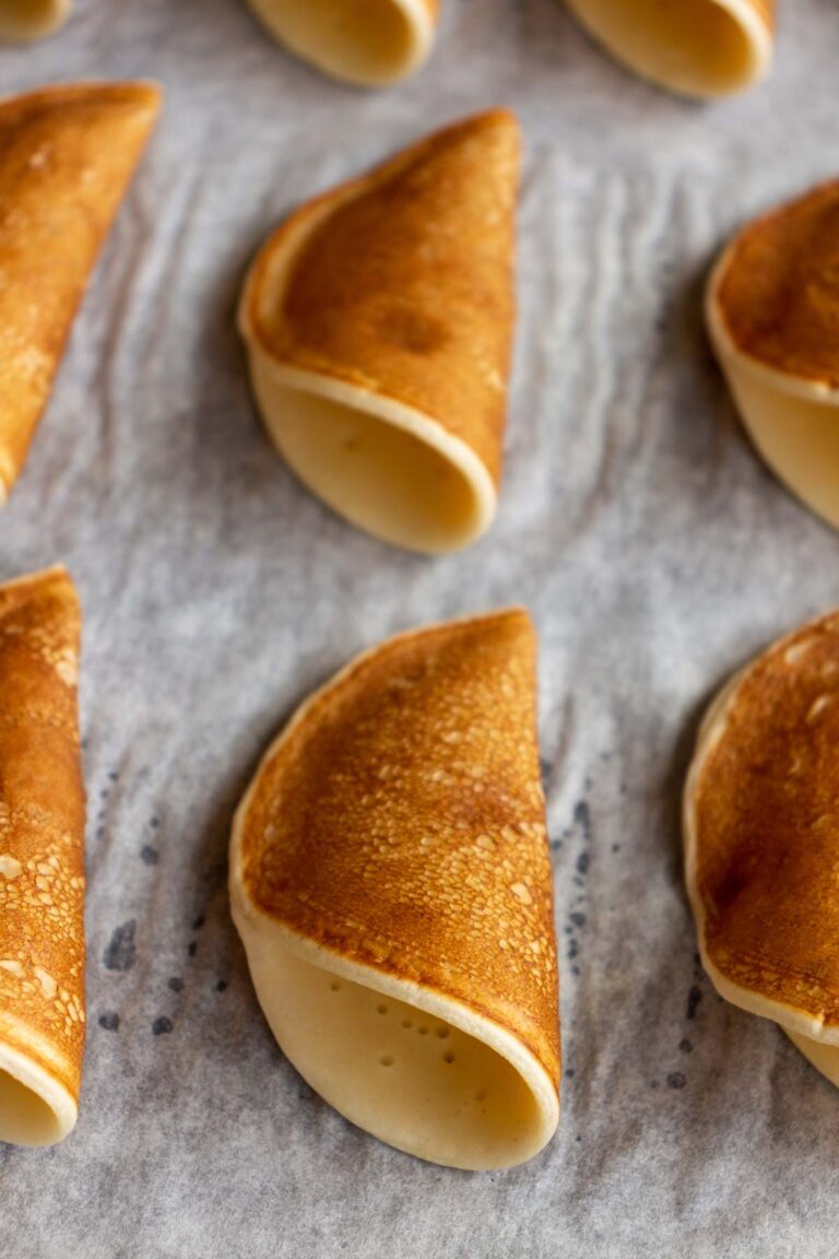Qatayef Asafiri / Atayef bil Ashta (Middle Eastern Cream Filled ...