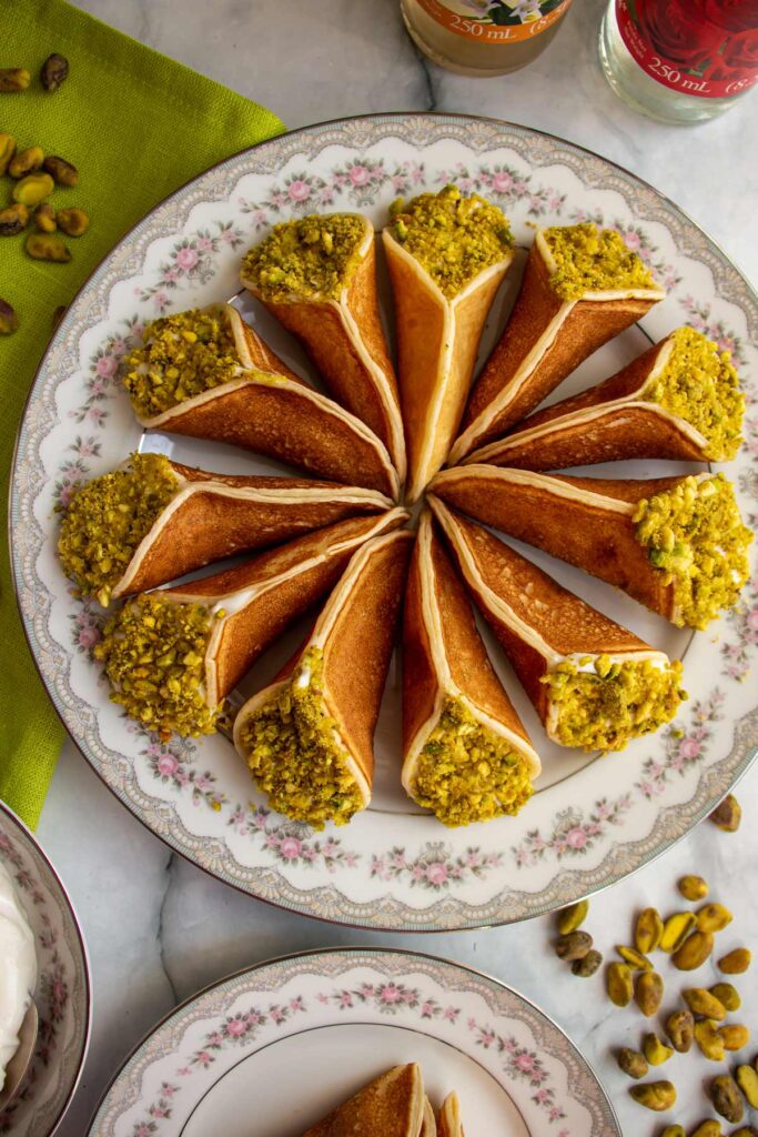 Qatayef Asafiri / Atayef bil Ashta (Middle Eastern Cream Filled ...