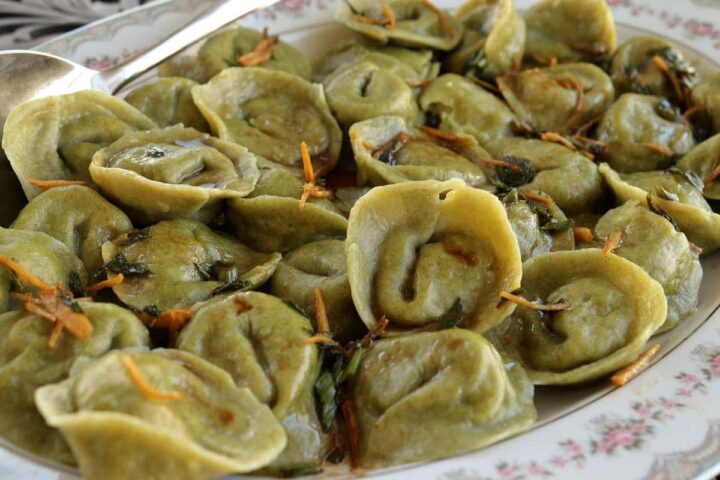 Yú jiǎo (Fish Dumplings) - Mission Food Adventure