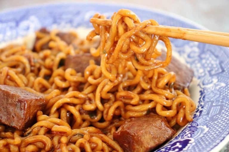 Ram-Don from Parasite (Jjapaguri with Steak) - Mission Food Adventure