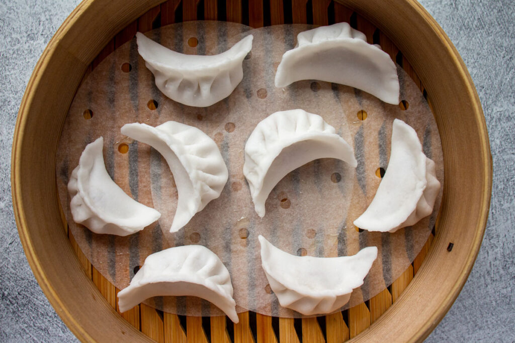 Har Gow (Crystal Shrimp Dumplings 蝦餃) - Mission Food Adventure