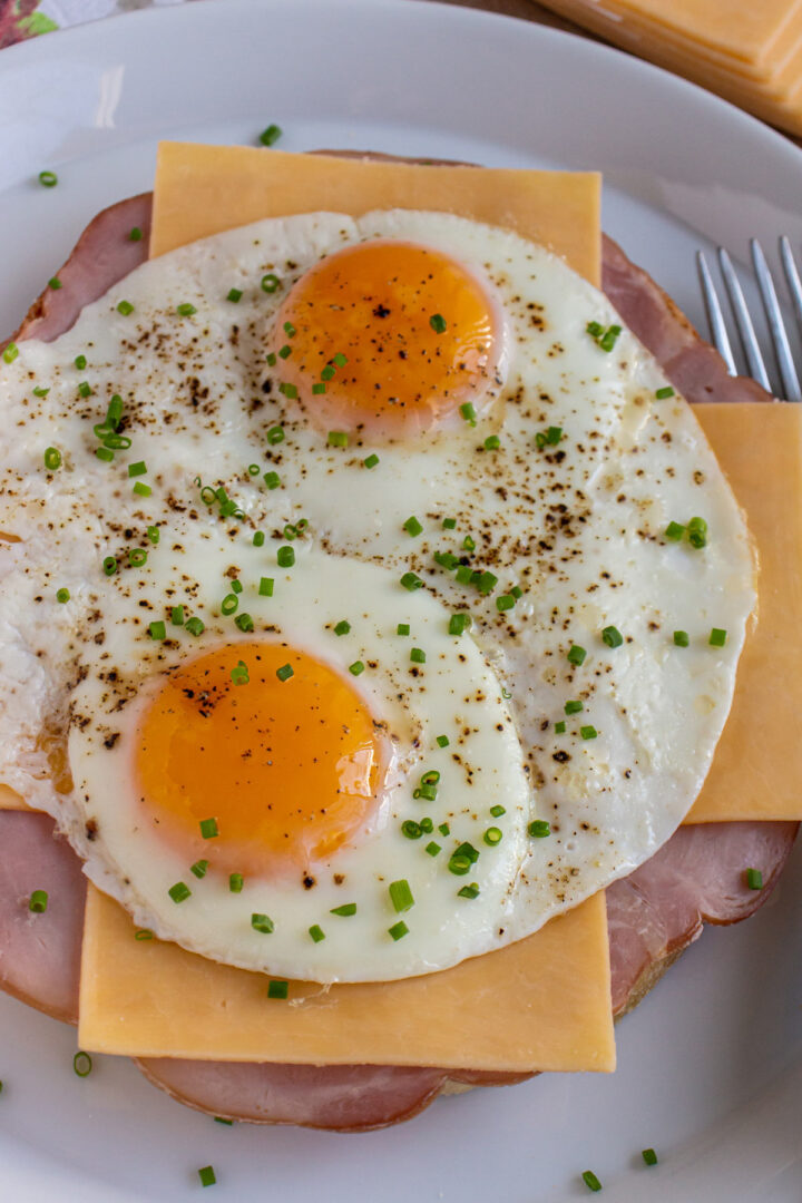 Uitsmijter (Dutch Ham, Gouda and Egg Sandwich) - Mission Food Adventure