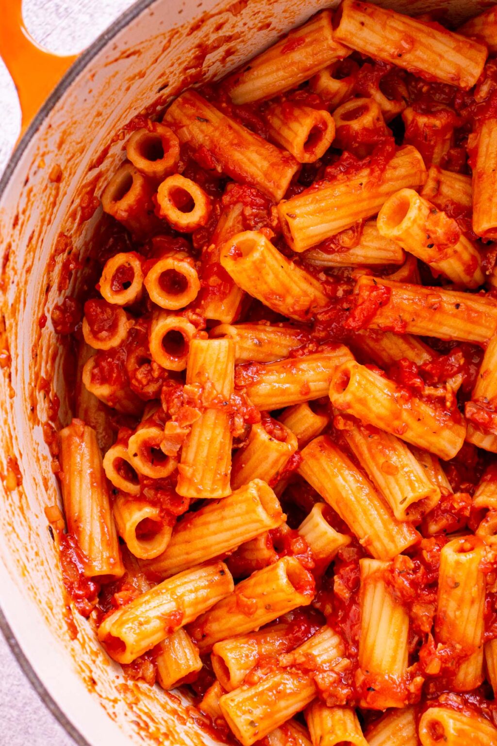 Rigatoni all' Amatriciana - Mission Food Adventure