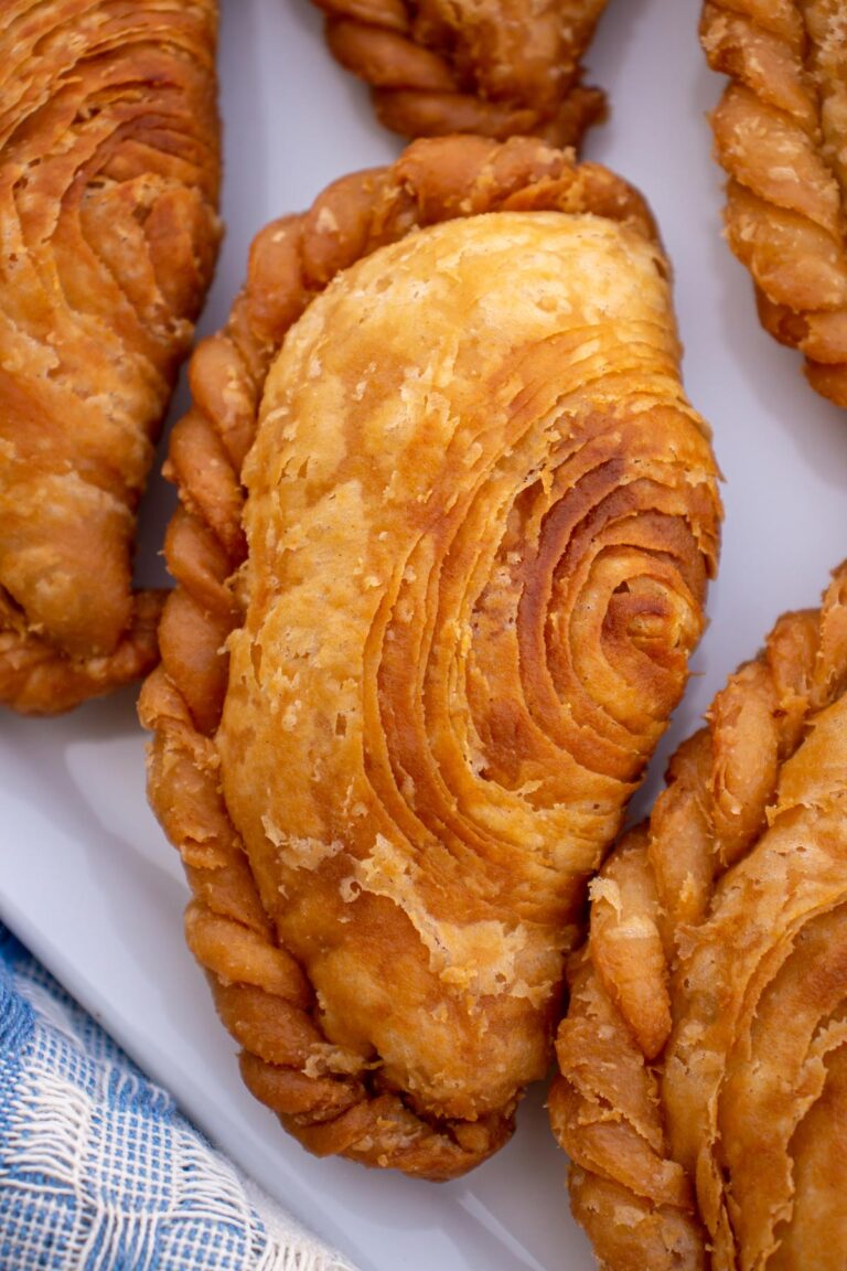 Karipap Pusing (Malaysian Spiral Curry Puffs) - Mission Food Adventure