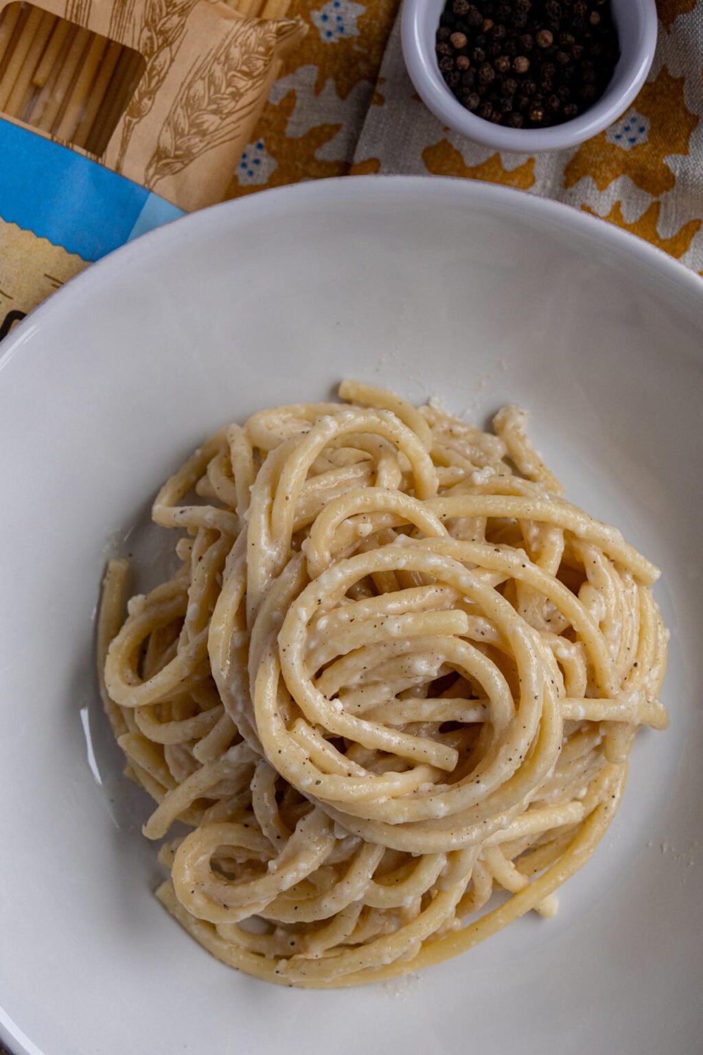 Authentic Bucatini Cacio e Pepe (Roman Cheese and Pepper Pasta ...
