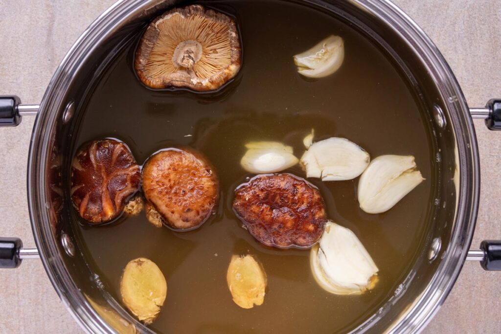 Saimin (Hawaiian Noodle Soup) - Mission Food Adventure