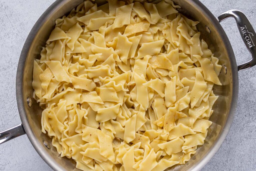 Túrós Csusza (Hungarian Cottage Cheese Noodles) - Mission Food Adventure