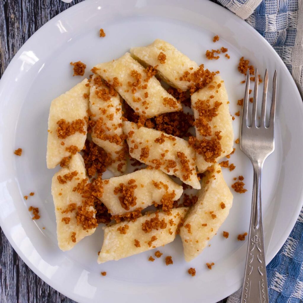 Russian Pirog with Apricot Preserves - Mission Food Adventure