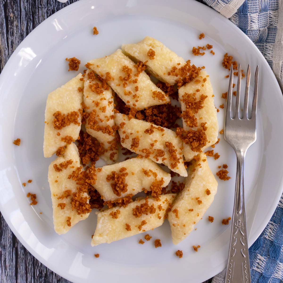 Túrós Csusza (Hungarian Cottage Cheese Noodles) - Mission Food Adventure